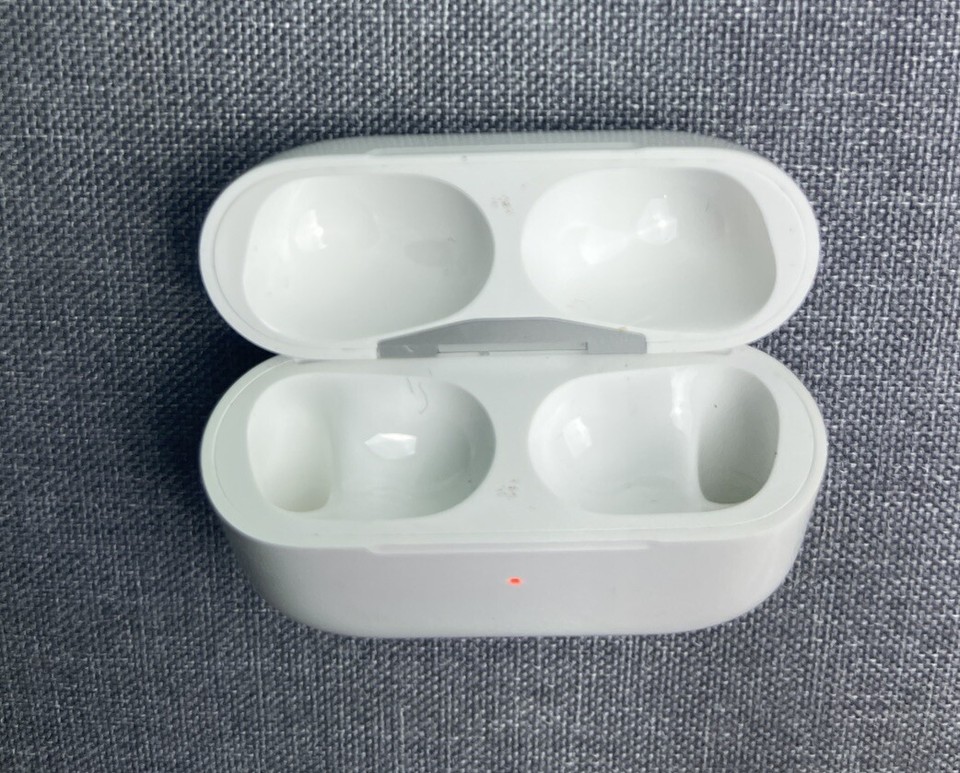 Apple AirPods Pro Wireless Charging Case Replacement ONLY A2190 (No ...