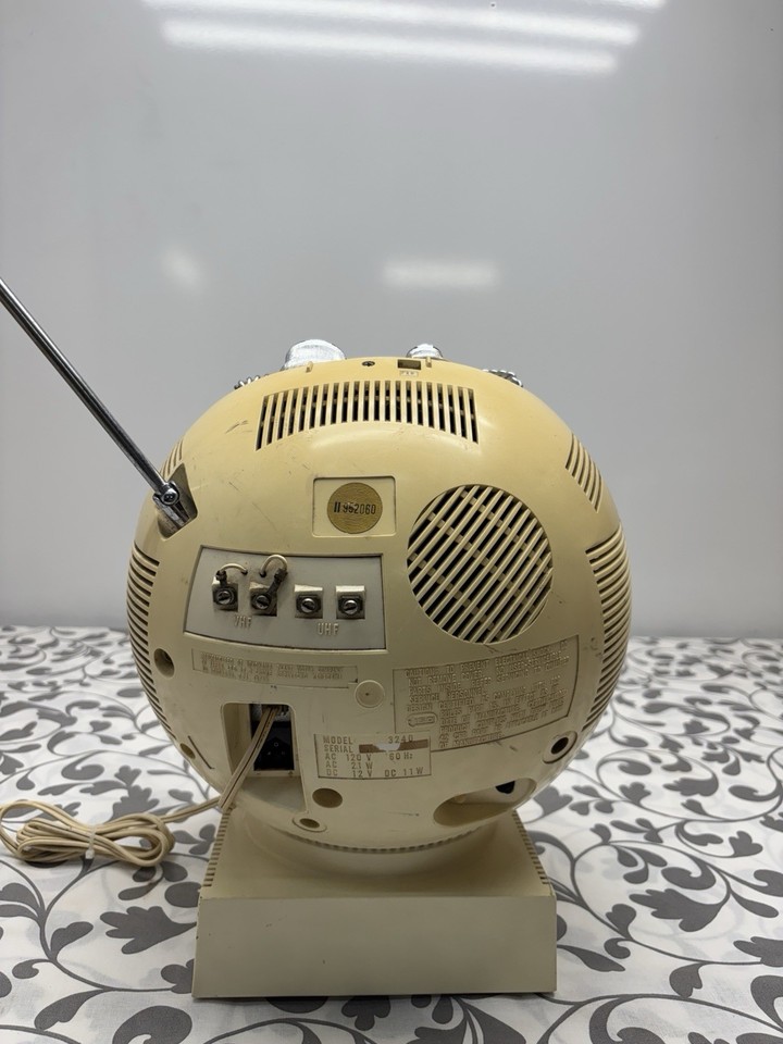 Space Astronaut Helmet TV JVC Videosphere 3240 1970 Mid Century ...