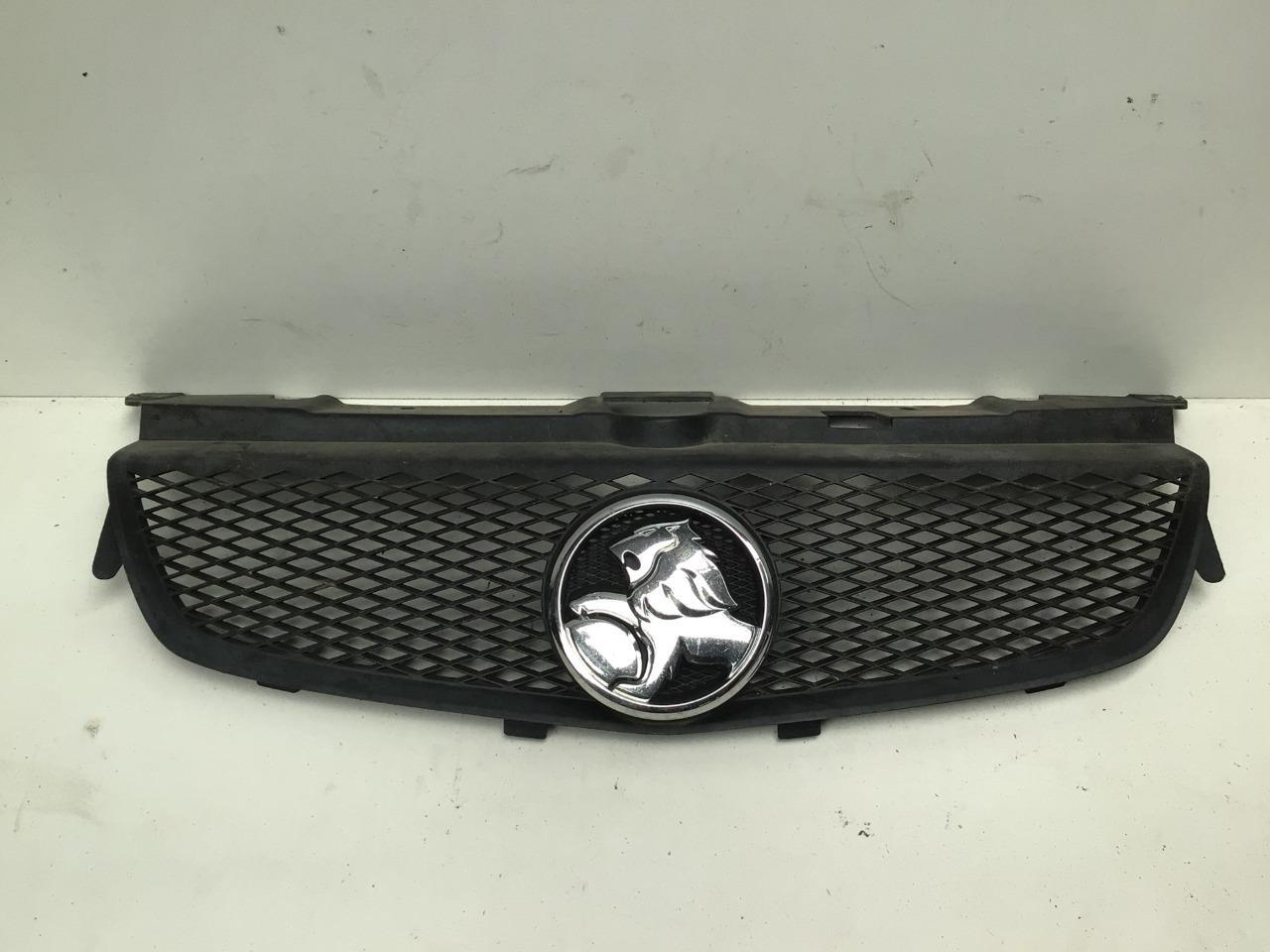 Genuine Holden Ve Calais Grill Front Bar Radiator Main Upper Grille ...