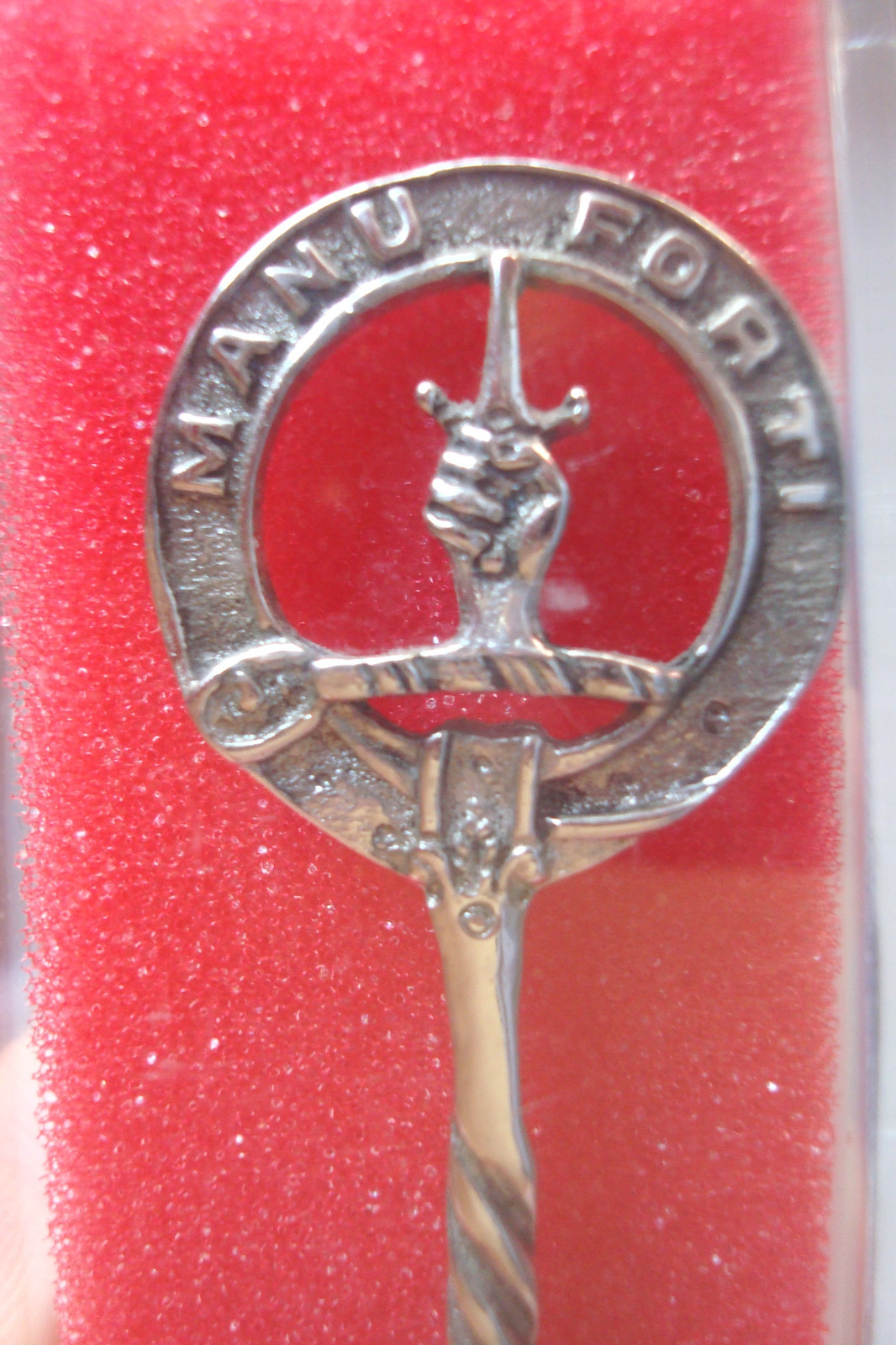 Mackay Clan crested “Manu Forti” | Grelly UK