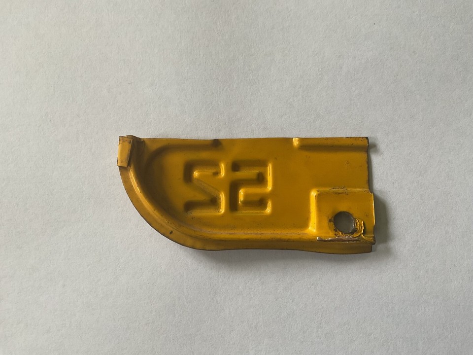 RARE 1952 CALIFORNIA LICENSE PLATE CORNER TAB ALL ORIGINAL HARD TO FIND ...