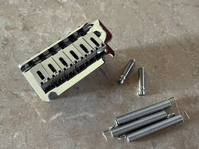 lefty left handed Fender Meteora Player Plus guitar tremolo bridge ...