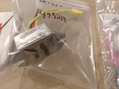 OEM BRIGGS & STRATTON 493219 VOLTAGE REGULATOR | eBay