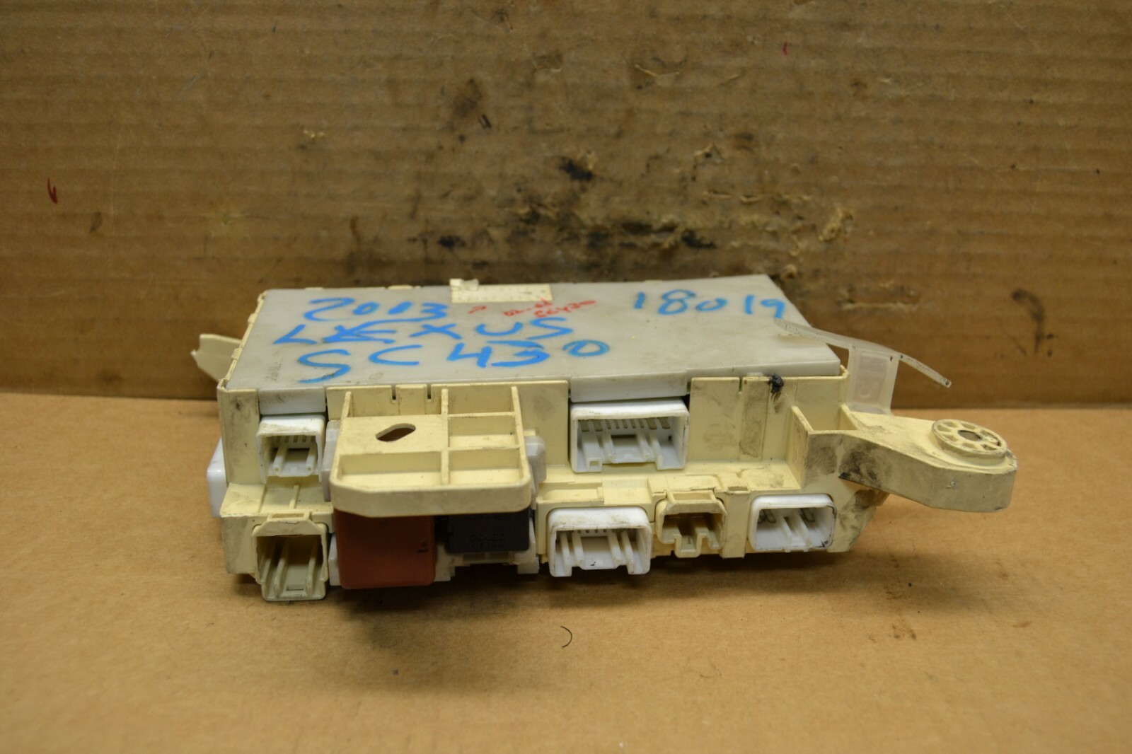 2002-2006 Lexus SC430 Fuse Box Junction OEM 8273024030 Module 506-8c2 ...