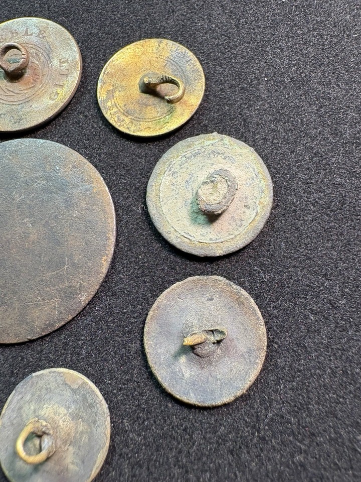 Colonial Dug Flat Button Lot (10) | 1700s Brass & Tombac | Metal ...