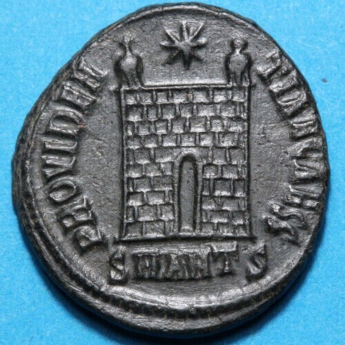 Monnaie romaine AE follis Constantin II, César 317-337 AD-CAMP GATE ...