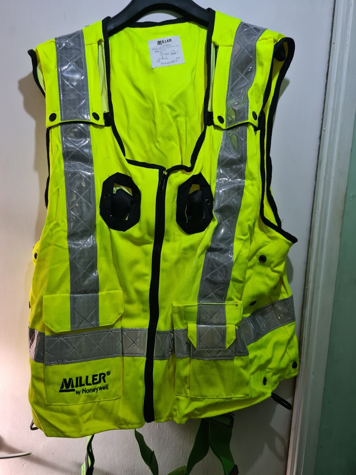 MILLER BY SPERIAN DURAFLEX FALL ARREST SAFETY VEST YELLOW HARNESS SIZE ...