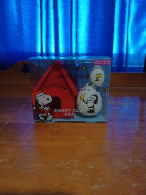 Peanuts Wet n Wild Limited Edition Makeup Snoopy Claus Haus Sponge and ...