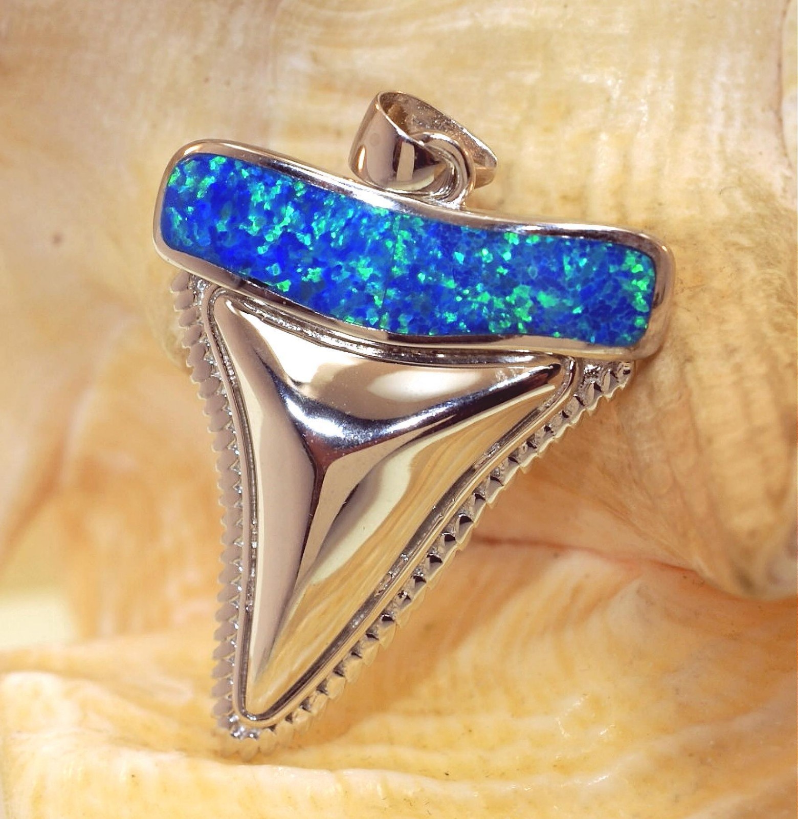25MM RHODIUM 925 SILVER INLAID BLUE OPAL HAWAIIAN NIHO MANO SHARK TOOTH ...