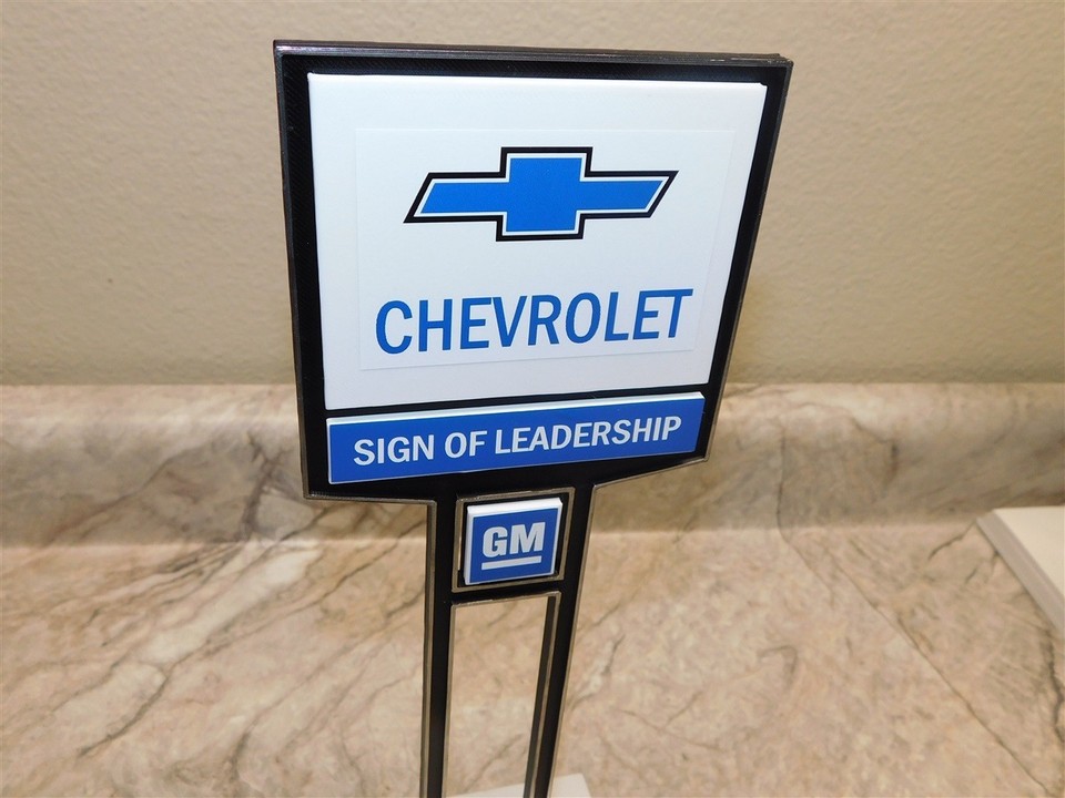Advertising General Motors Chevrolet Car Dealership Desk Top Sign ...