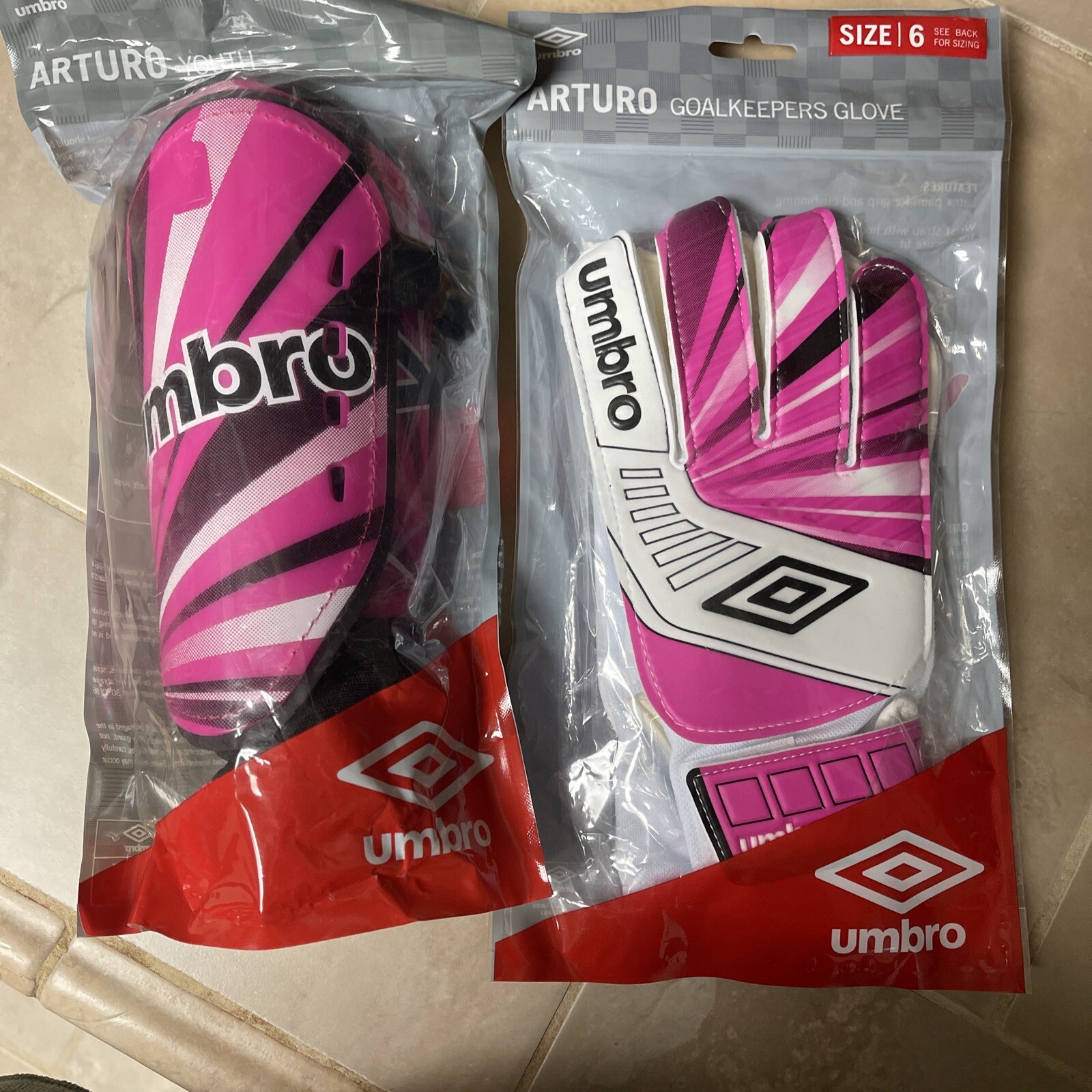 Pink Umbro Goalkeepers Gloves & Shin guards - Youth XL | eBay