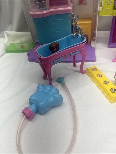 Barbie Folding Pet Care Center Animal Vet Clinic Animals Play Set Vet ...