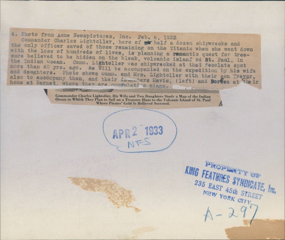 1933 Press Photo Titanic Commander Charles Lightoller & Family seek ...