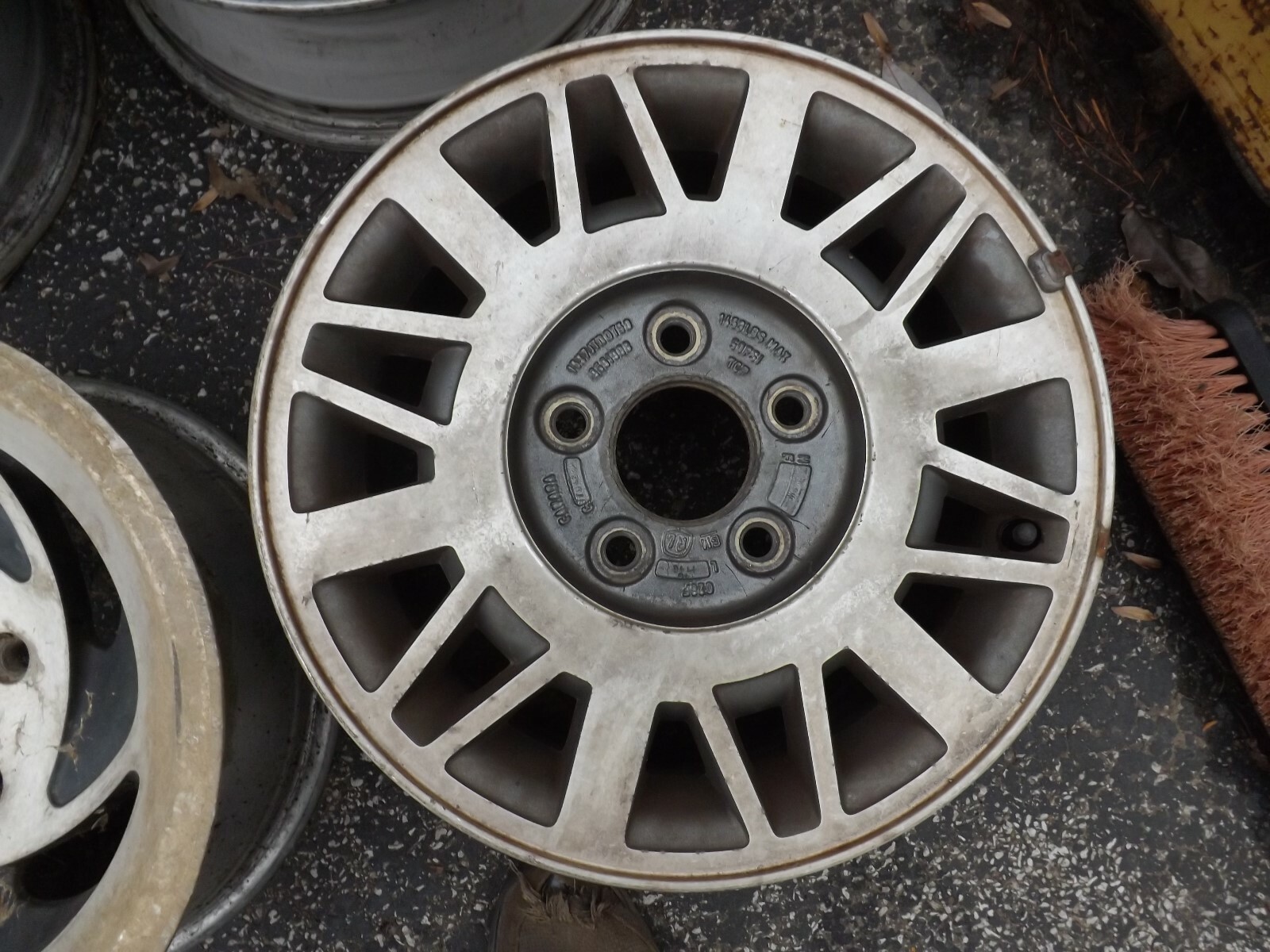 1995-2001 GMC Blazer S10 Jimmy S15 15x7 Aluminum Wheel | N90 Opt