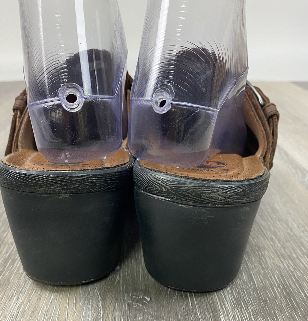 Crocs Women's Brown Leather Cobbler Buckle Clogs Slip… - Gem