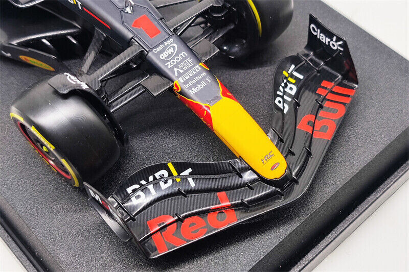 Bburago 1:18 F1 2023 RB19 #1 Max Verstappen Model Car with Helmet NEW ...