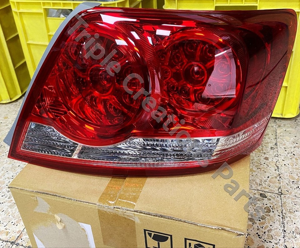 Toyota Genuine 81551-20A50 Lens & Body Rear Combination Lamp RH ...