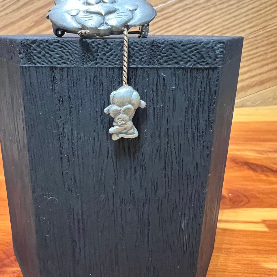 JJ Jonette Jewelry Cat Head Dangling Mouse Pin Brooch Pewter Silver ...