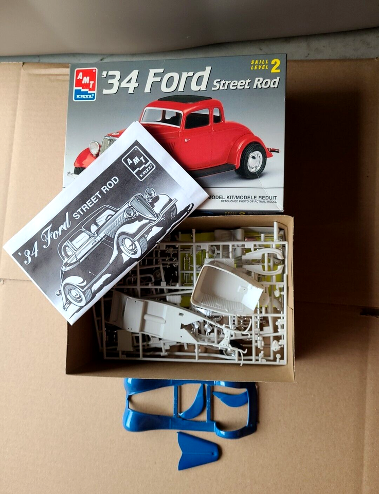 1:25 Scale AMT Ertl Model Car Kit #6686 '34 Ford Street Rod - Body ...