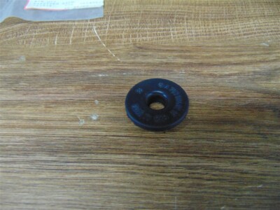 Brand New Expansion Resevoir Rubber Mount -Mercedes- A2035040212 - X164 ...