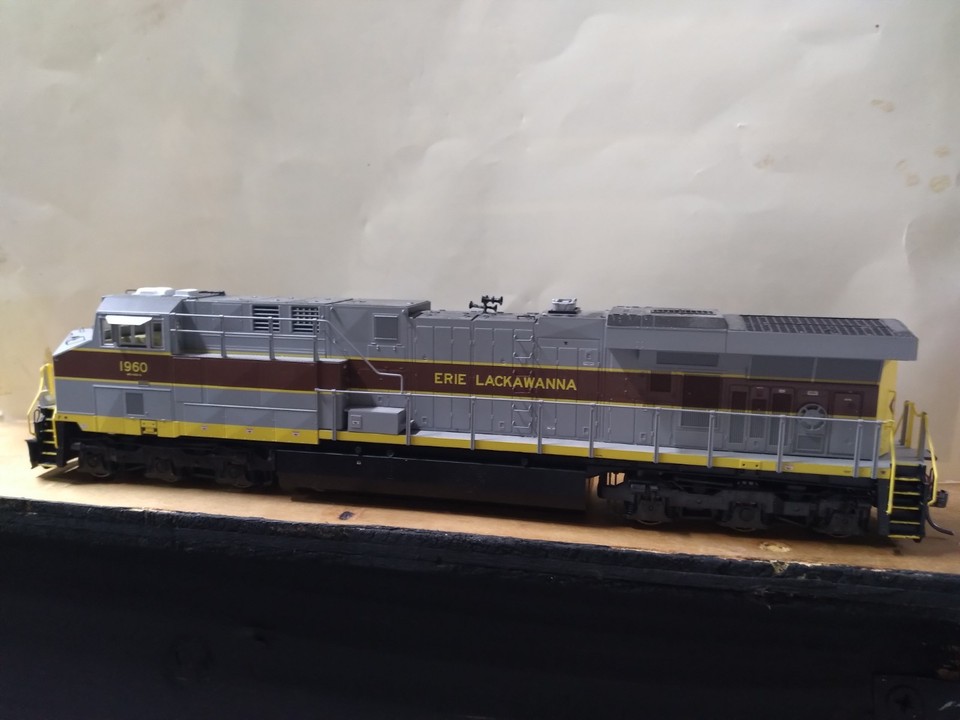 Intermountain Es44Ac Tier 4 Ho Scale Fantasy Scheme Erie Lackawanna ...