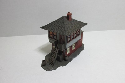 HO SCALE 2-STORY SIGNAL TOWER w/ BRICK BASE & SIDING on UPPER LEVEL ...