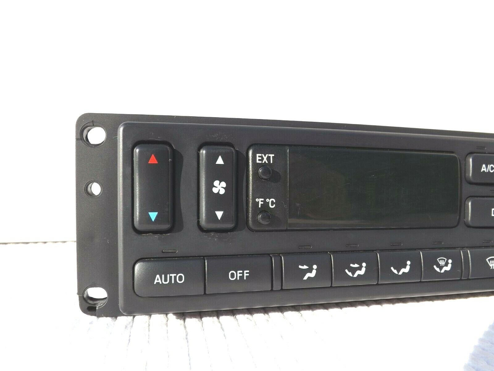 2003 2004 Ford Expedition dual zone digital climate control DATC #4L14 ...