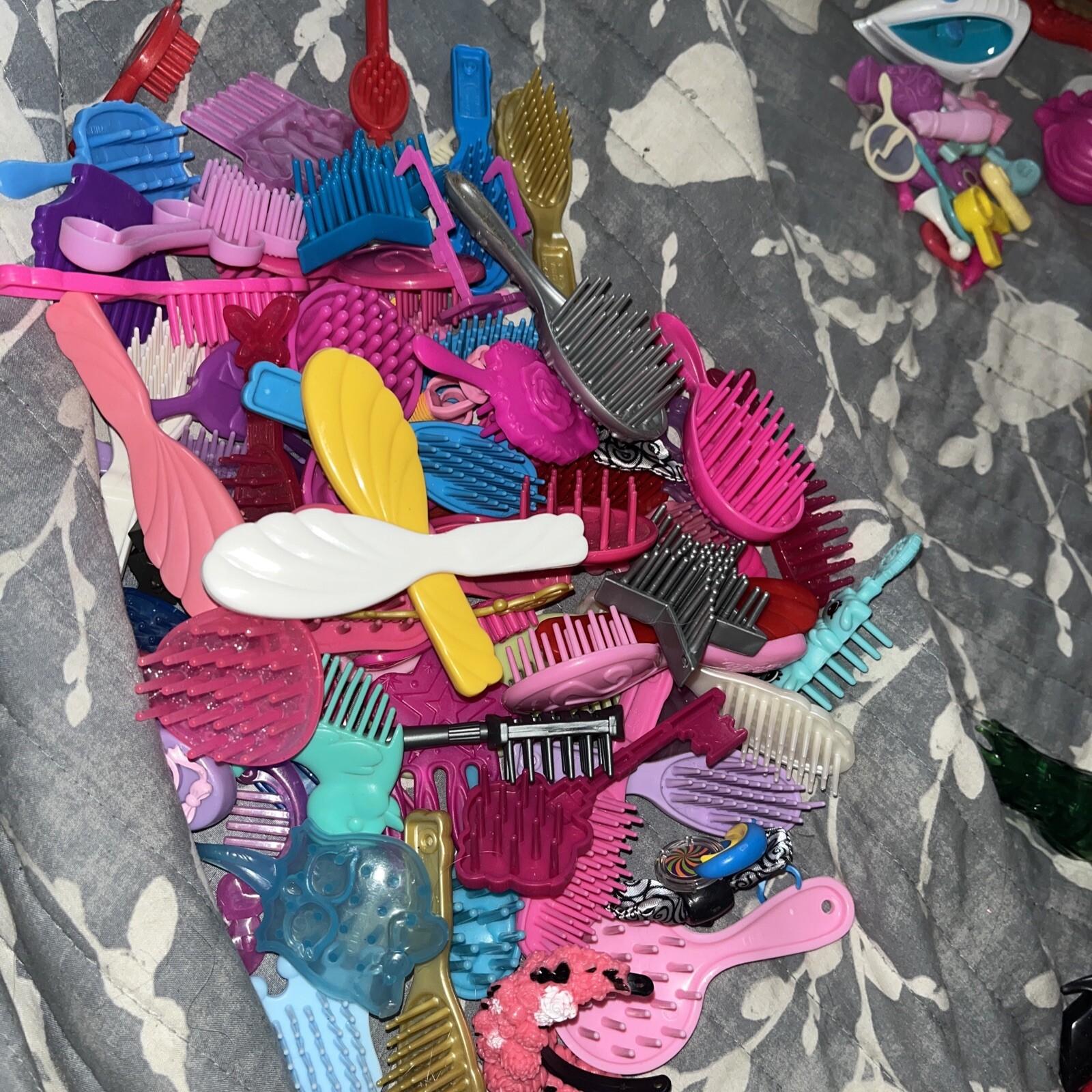 BIG Lot of Vintage Modern Barbie & Similar Doll Hair Brushes Combs ...