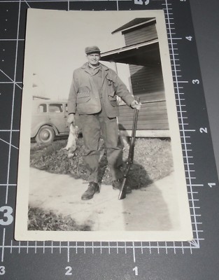1930's RABBIT HUNTER Shotgun Rifle Gun AMMO VEST Car Man HUNTING ...