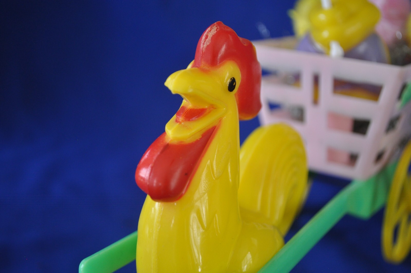 VTG E ROSEN ROSBRO PLASTIC CANDY CONTAINER ROOSTER PULLING CART Easter ...