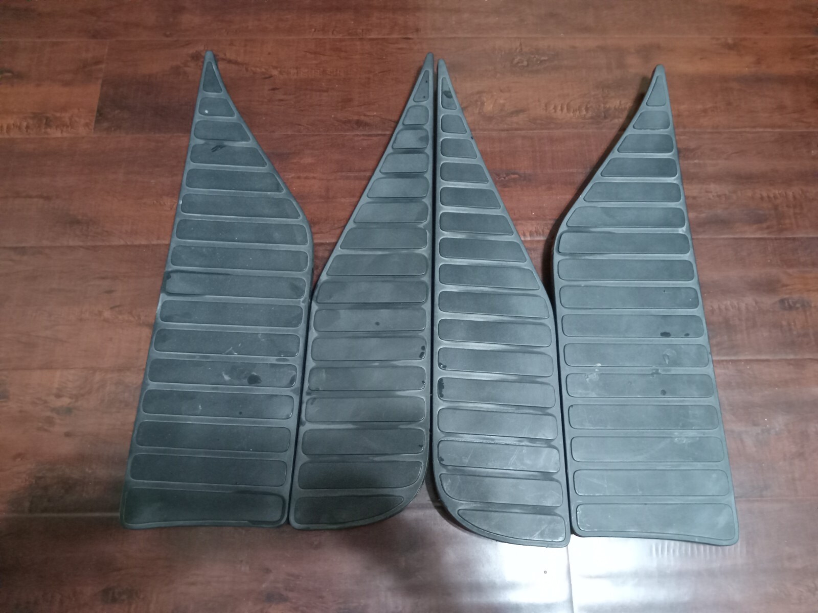 1988-1998 Chevrolet GMC Truck LH Left Stepside Bed Side Step Pad ...