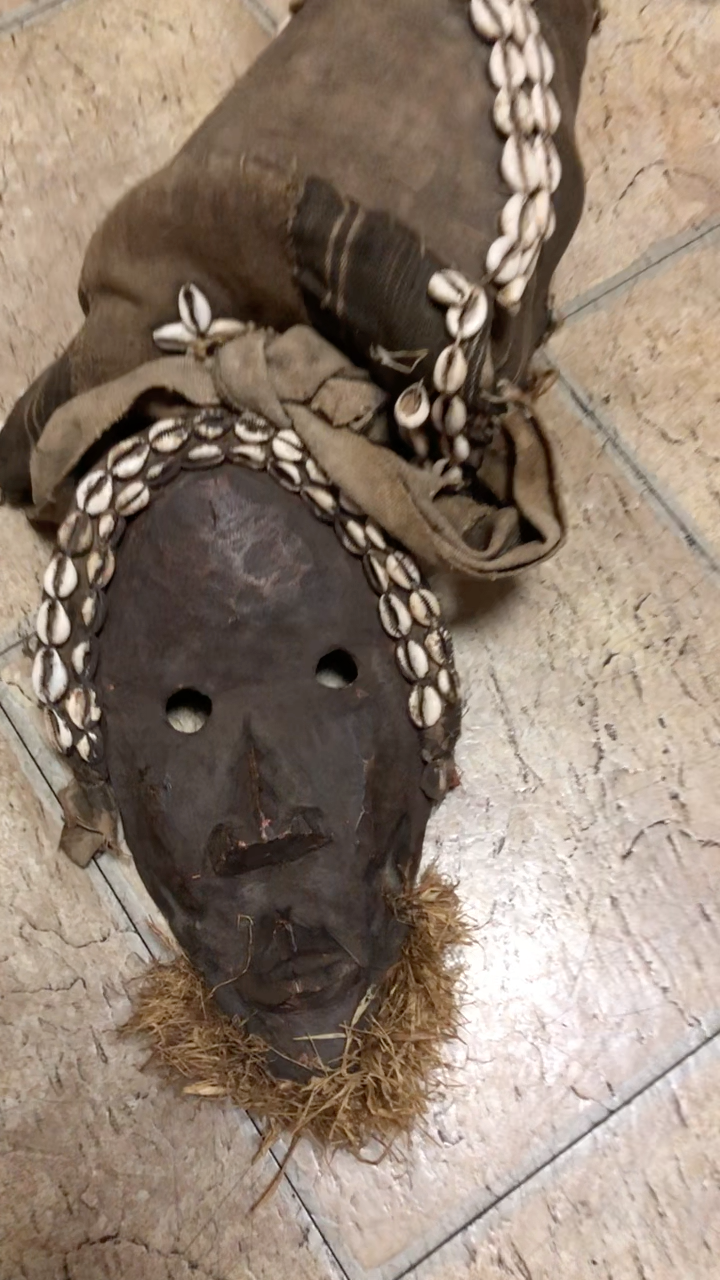 Rare 28" African Wood Tribal Ceremonial Mask Straw Husk Beard Cowrie ...