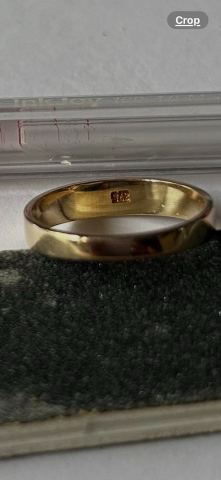 stamped 375 diamond wedding ring 9ct only selling as too small. 2 ...