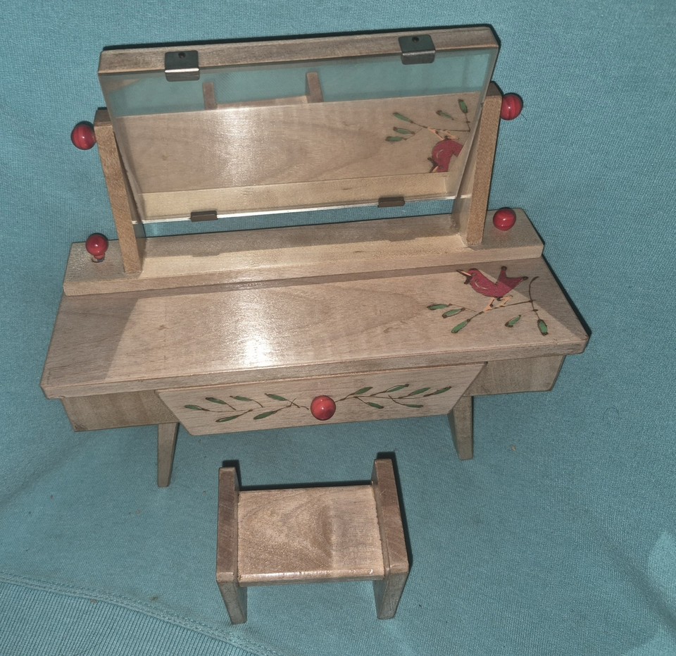 MIB Red Robin Vanity & Bench Vogue Jill Ginny Little Miss Revlon ...