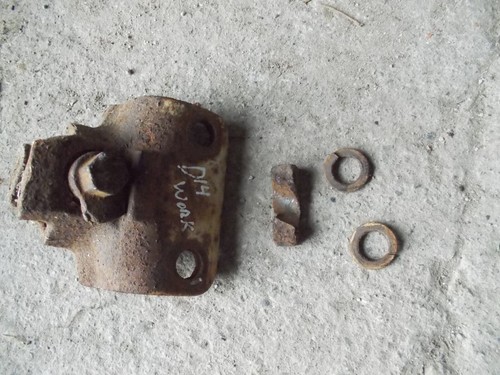 Allis Chalmers D14 AC tractor rear power adjust spin out wheel slide ...