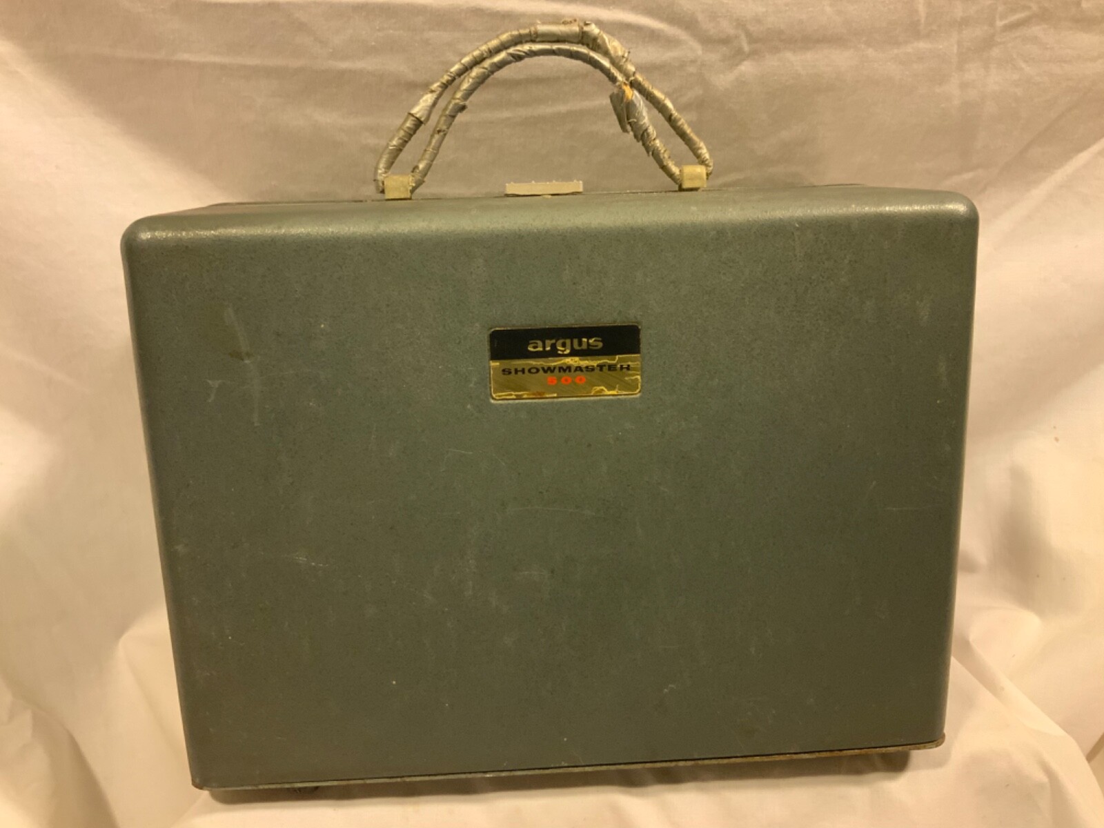 Vintage Argus Showmaster 500 Model S-500 8mm Movie Projector With Case ...