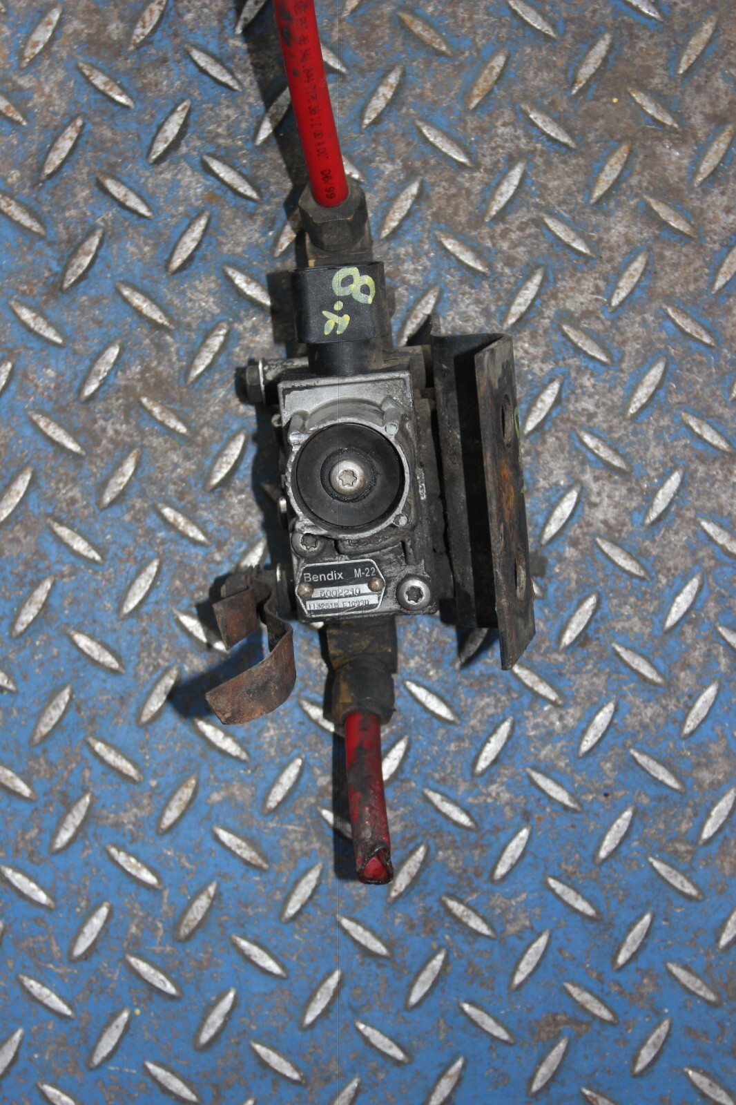 2000 FREIGHTLINER FLC112 ABS MODULATOR VALVE P/N: 5002210 | eBay