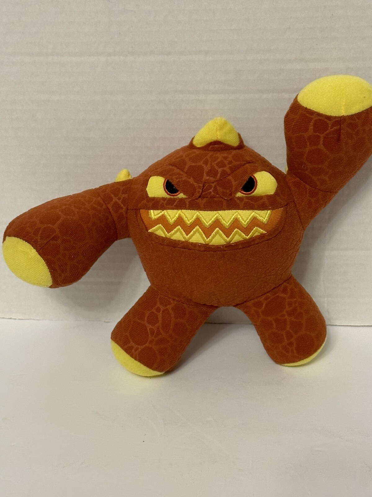 Skylanders Giants Eruptor Soft Plush Toy (Does Not Make Sounds) 8 Inch ...