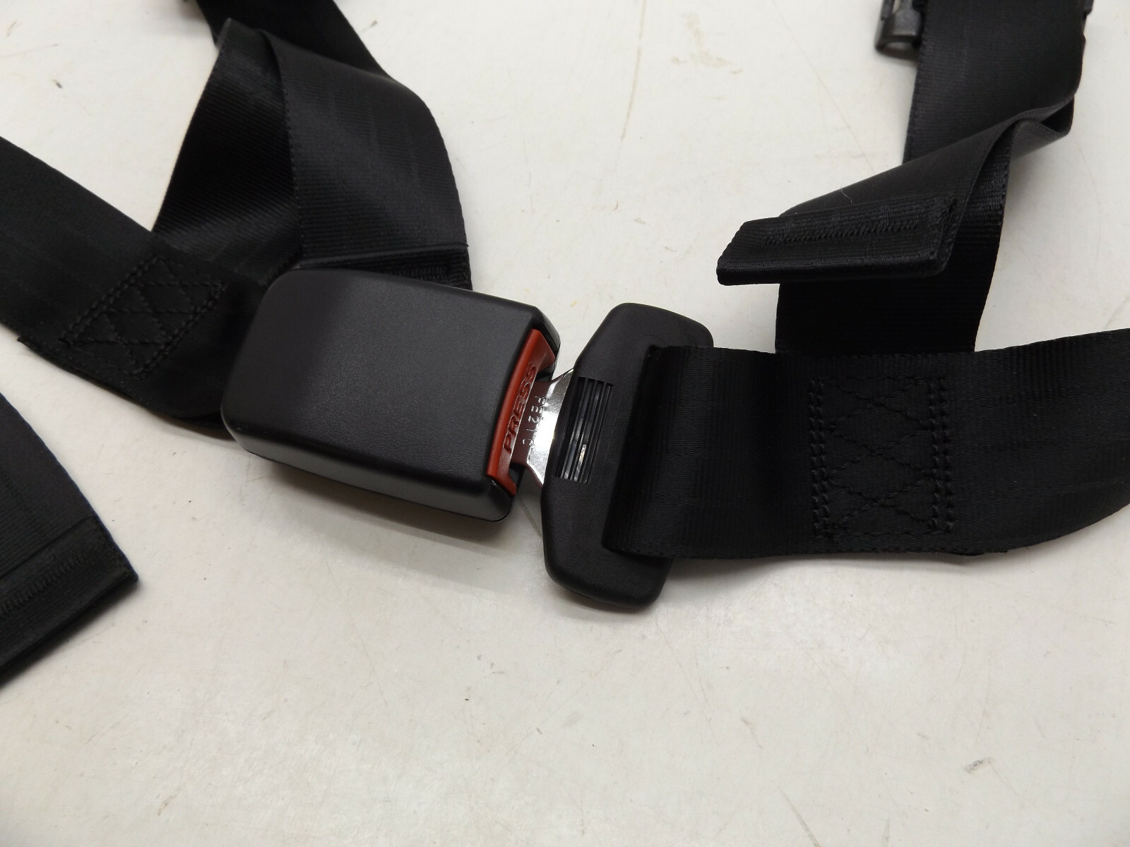Navistar Vehicular Safety Belt Restraint 3688778C1L 3113189C91L MRAP | eBay