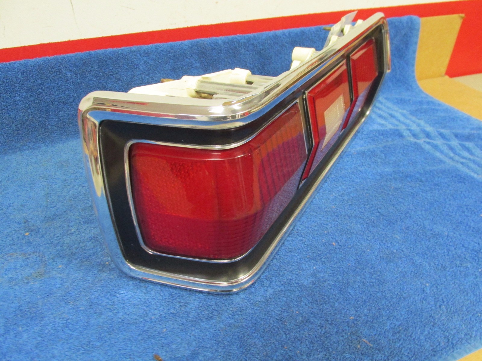 1974-76 MERCURY MONTEGO LH TAIL LIGHT ASSEMBLY HAS DAMAGE 416 | eBay
