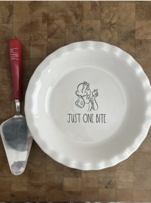 Snow White Disney Princess Just One Bite Pie Plate w/ Server Rae Dunn ...