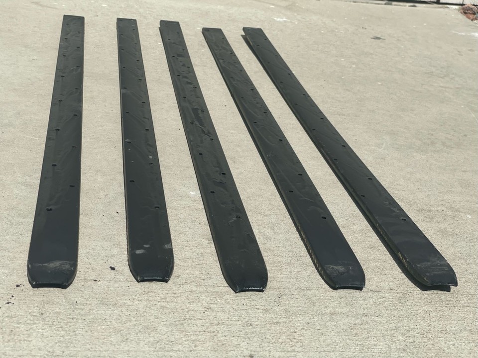 Sandbaggy 36" Flat Steel Stakes For Concrete Forms With Nail Holes ...