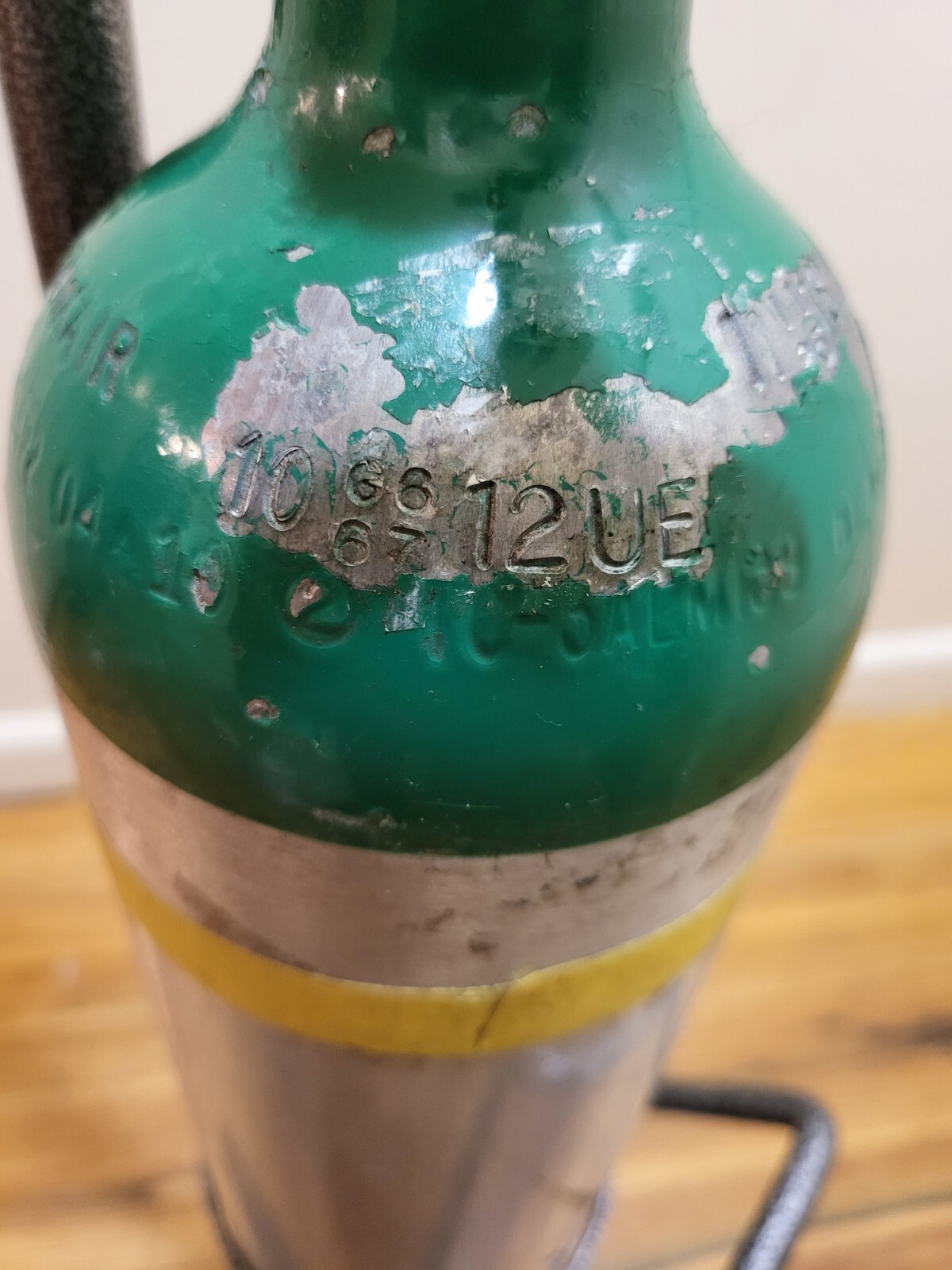 Praxair Empty Oxygen Tank With Regulator,Cart-Size E & Lot Of 7 Cannula ...