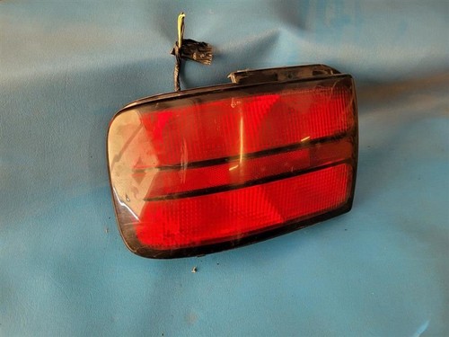 92 ACHIEVA LEFT TAIL LIGHT W/DARK HORIZONTAL BAND THROUGH MIDDLE OF ...