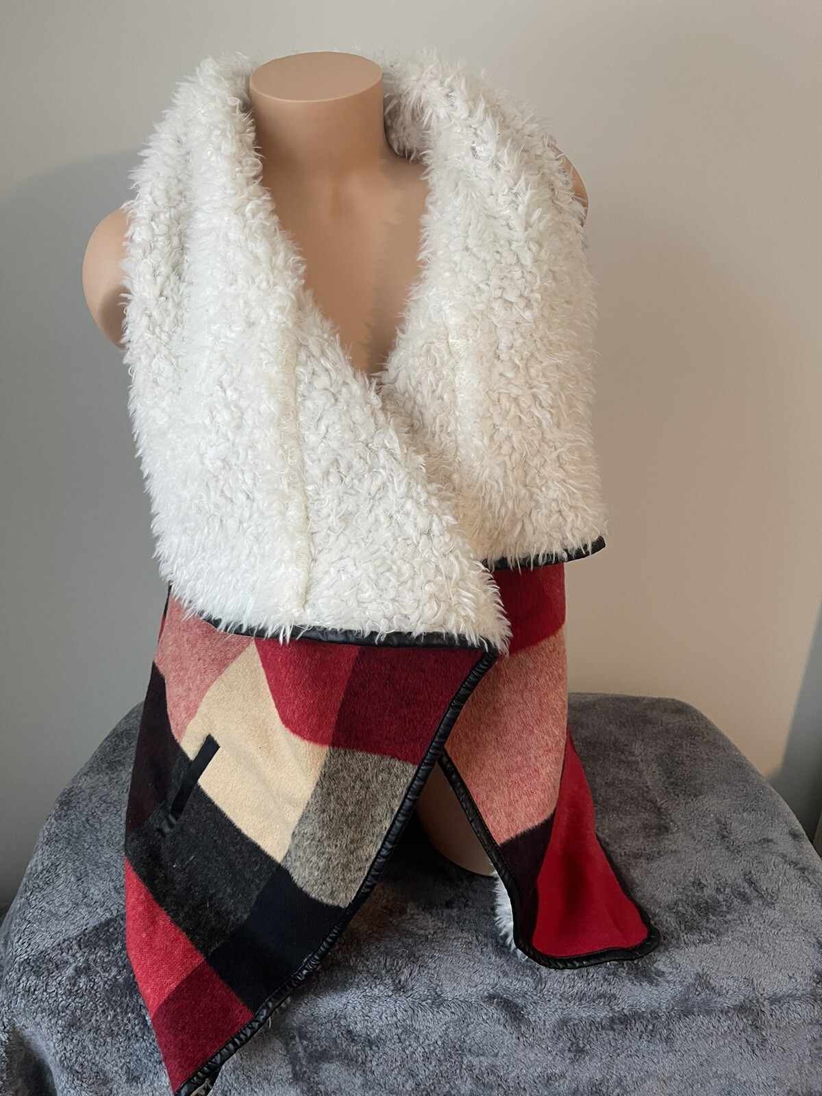 Me Jane Vest Womens L poly/wool Buffalo Plaid faux shearling red black ...