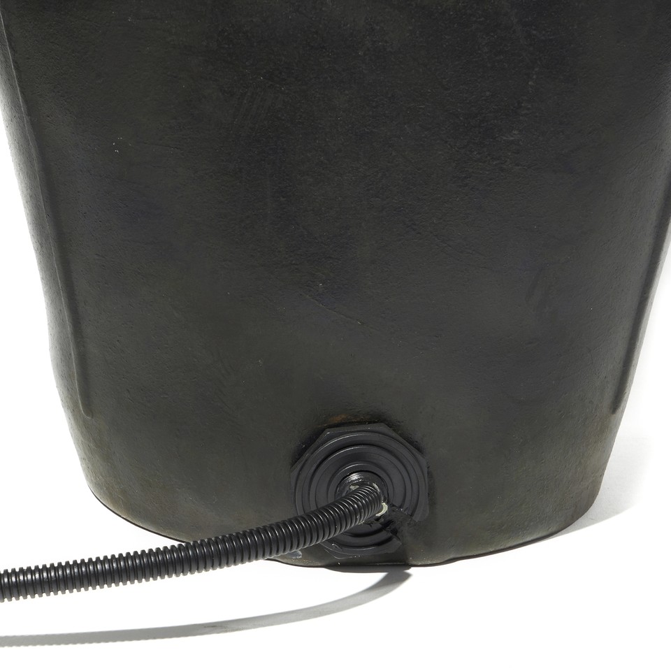 Farm Innovators 18 Qt Rubber Flat Back Heated Bucket w/ Guard, 90 Watt ...