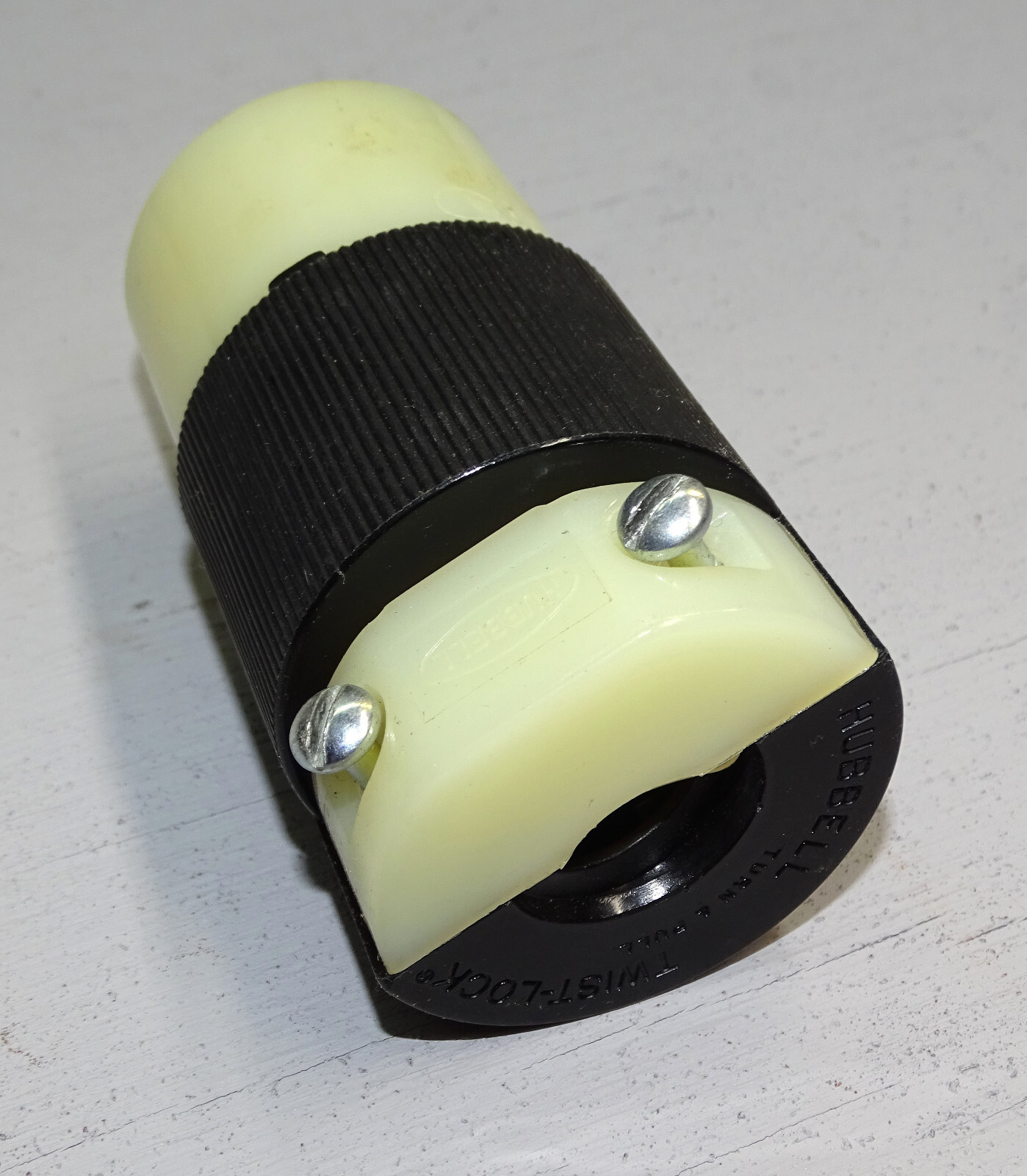 Hubbell 231A 20A 250V 3 Phase Twist Lock Connector Plug Female ...