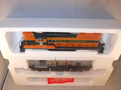 Proto 2000 P2K HO Great Northern GN EMD GP7 w-o Dyn Brakes Early Scheme ...