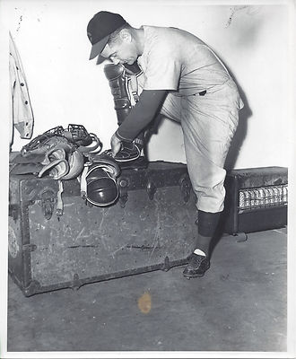 1940s MLB PHOTO CINCINNATI REDS BASEBALL PLAYER CATCHER RAY MUELLER #2 ...