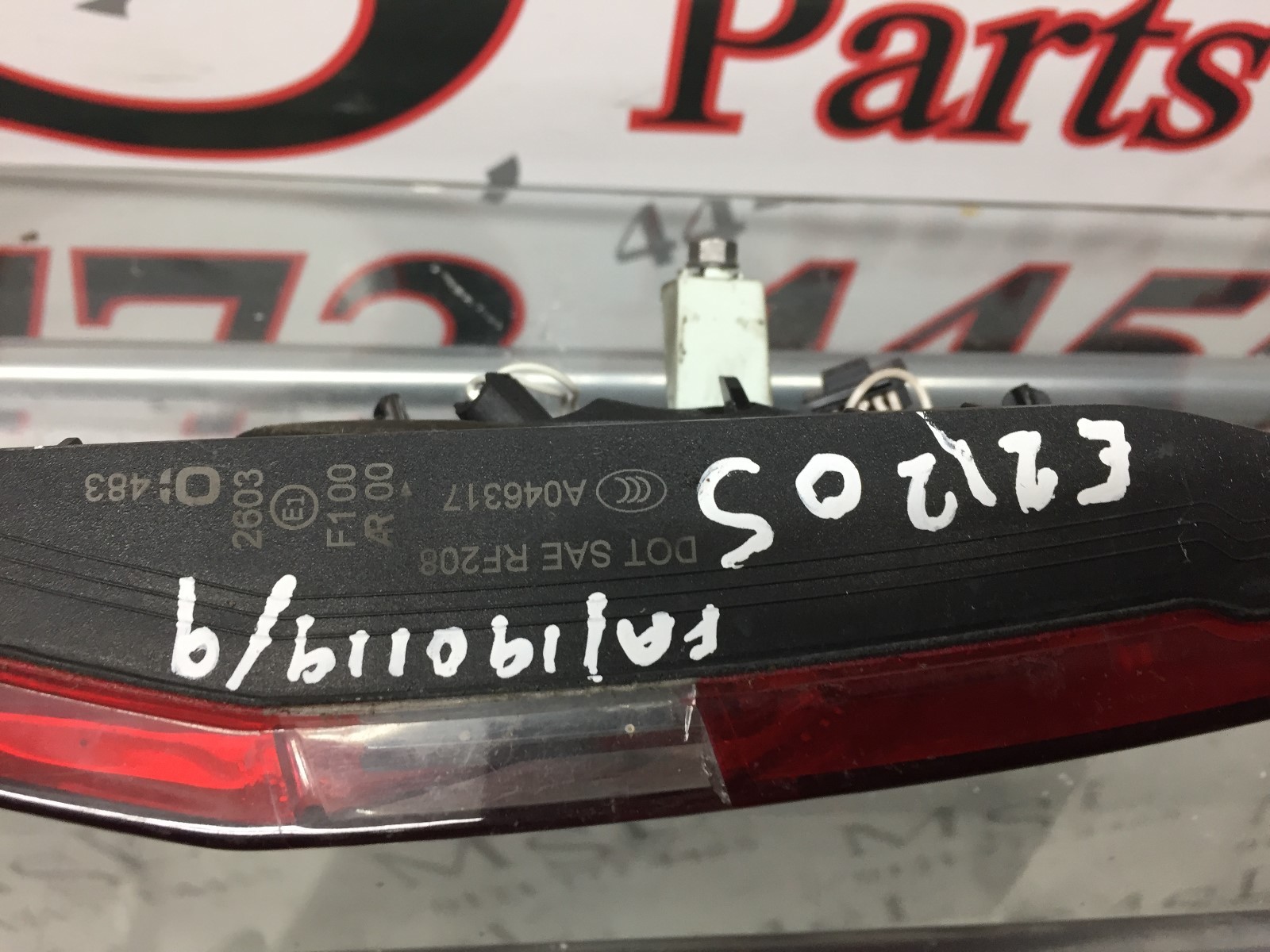 (AS) MERCEDES BENZ W212 E CLASS REAR INNER BOOTLID LIGHT RIGHT ...